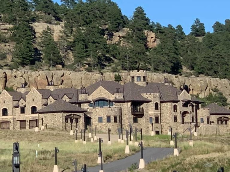 Larry Wayne Price Jr.'s Mansion - Your Daily Distraction